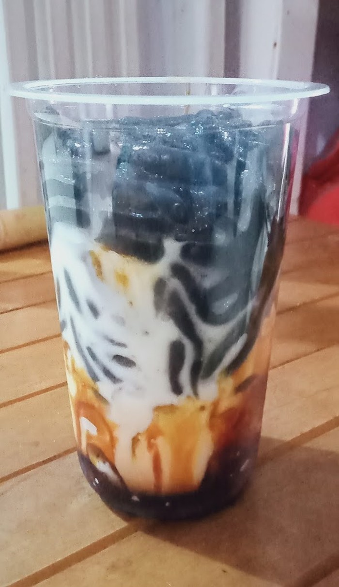 20 Es Dawet Ireng Khas Purworejo yang Manis Segar Ada di Sini!