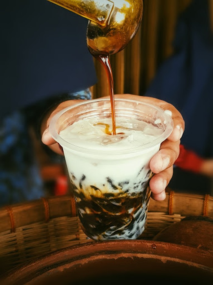 20 Es Dawet Ireng Khas Purworejo yang Manis Segar Ada di Sini!