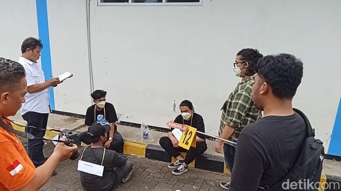 Ada Botol Miras di Prarekonstruksi Kasus Mahasiswa UKI Tewas Ada Botol Miras di Prarekonstruksi Kasus Mahasiswa UKI Tewas