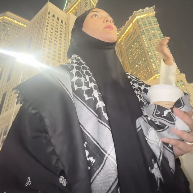 8 Potret SZA, Rapper Muslim yang Ungkap Alasannya Lepas Hijab