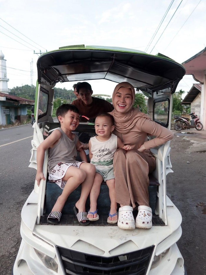 Dinda Hauw Mudik ke Kampung Rey Mbayang di Kotabunan, Asyik ke Pantai ...