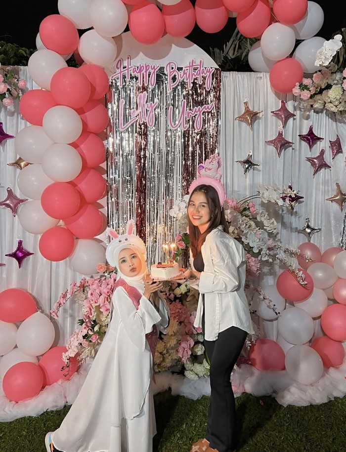 Mayang Lucyana Nikmati Sarapan di Bali hingga Jajan Enak di Korea