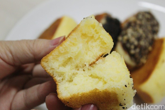 Empuk Manis! 20 Pukis Aneka Rasa Ada di Sini!