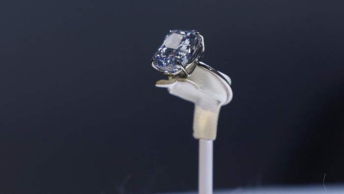Berlian Biru Langka Bakal Dilelang, Diperkirakan Laku Rp 330 Miliar