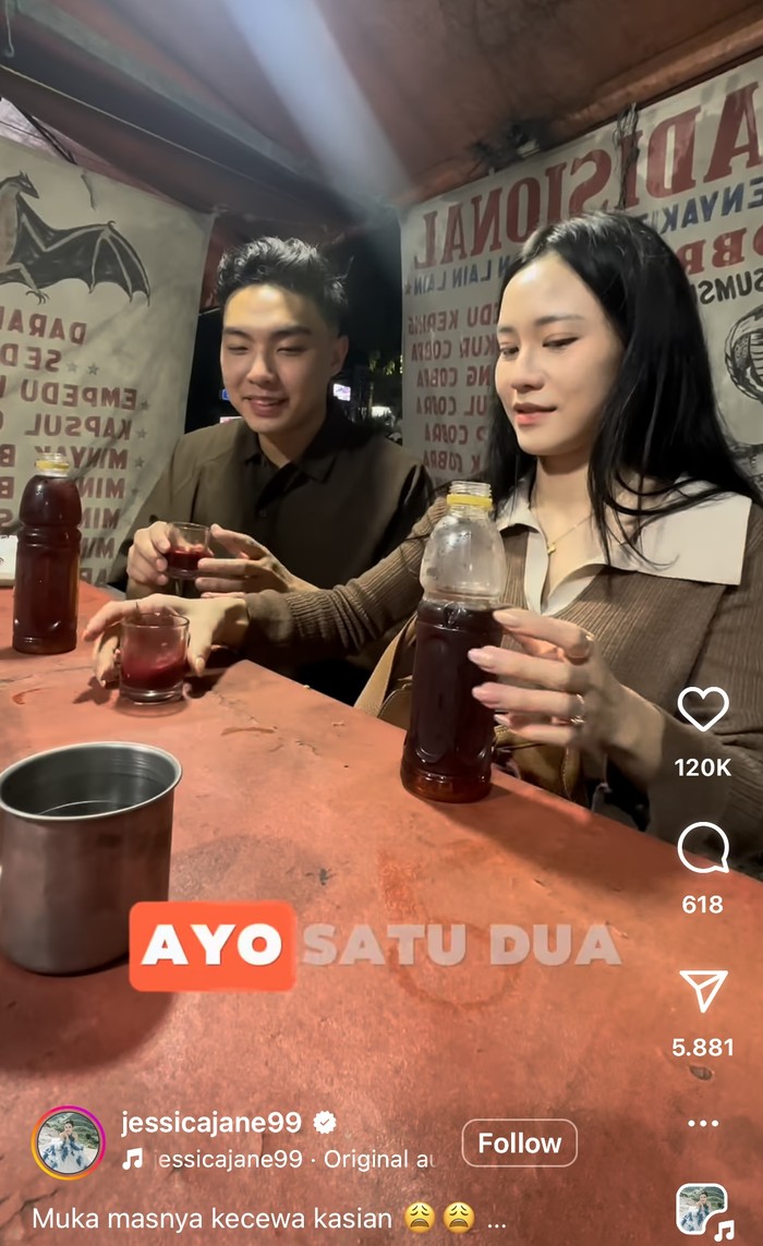 Keseruan Jessica Jane dan Erwin Phang Kulineran di Resto hingga Warung