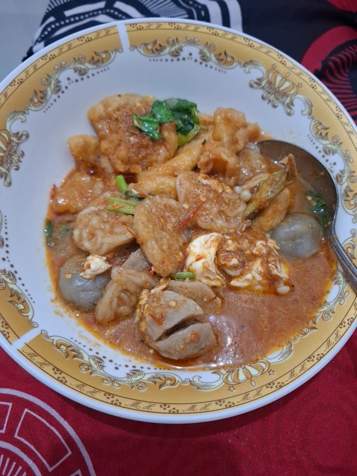 Lengkap Mantap! 20 Seblak Prasmanan Ada di Sini!