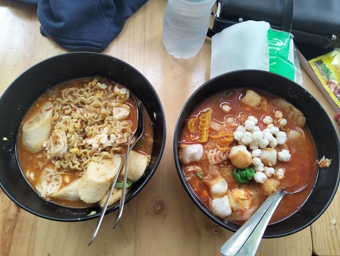 Lengkap Mantap! 20 Seblak Prasmanan Ada di Sini!