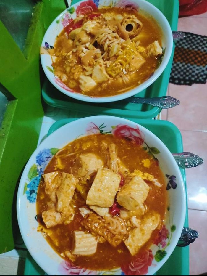 Lengkap Mantap! 20 Seblak Prasmanan Ada di Sini!