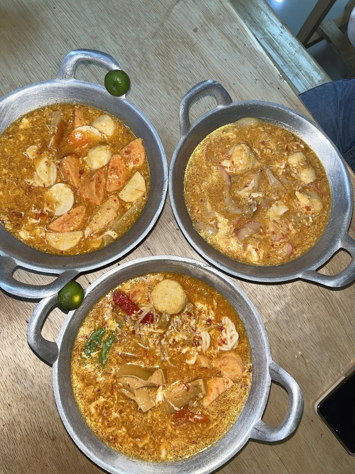 Lengkap Mantap! 20 Seblak Prasmanan Ada di Sini!