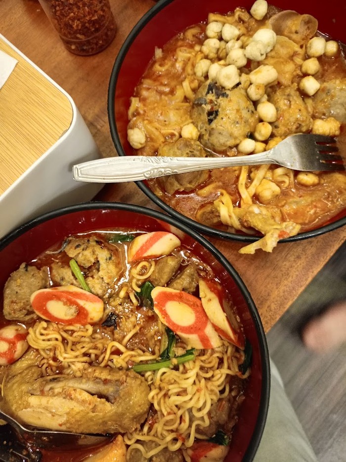 Lengkap Mantap! 20 Seblak Prasmanan Ada di Sini!