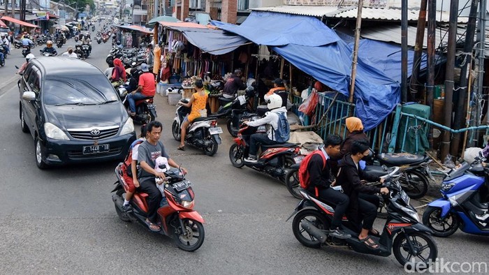 Pemotor Lawan Arah di Kolong Flyover Ciputat Bakal Kena ETLE