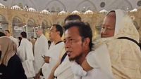 Ini Pria Pasuruan yang Viral Gendong Ibu Saat Tawaf di Makkah