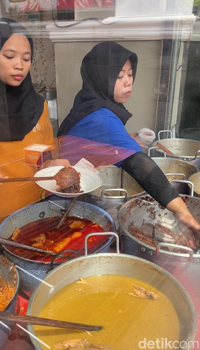 Sedep Miroso! Sarapan Nasi Gudeg Krecek dan Ayam Goreng Asli Jogja