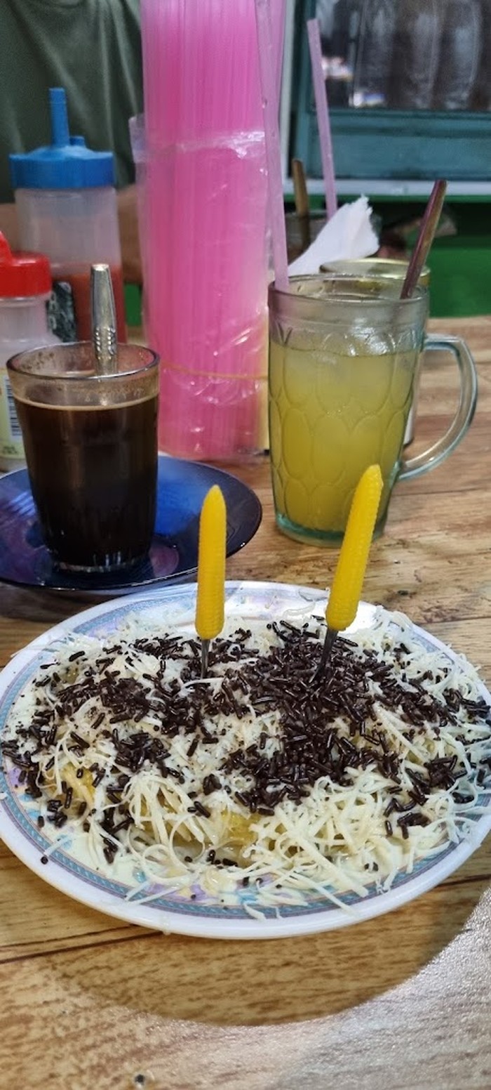 20 Roti Bakar Kekinian Topping Melimpah Ada di Sini!