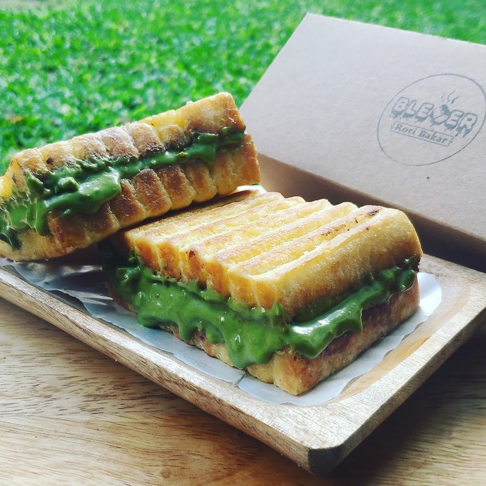 20 Roti Bakar Kekinian Topping Melimpah Ada di Sini!