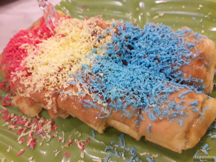 20 Roti Bakar Kekinian Topping Melimpah Ada di Sini!