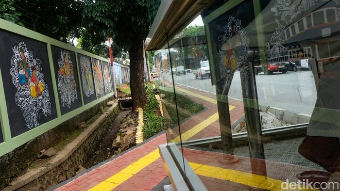 Mural Si Pitung hingga Oren Man Hiasi Pedestrian Pondok Pinang