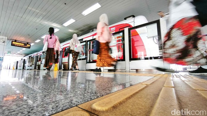 Asyik! Naik LRT Jakarta Gratis Pada 21 dan 24 April