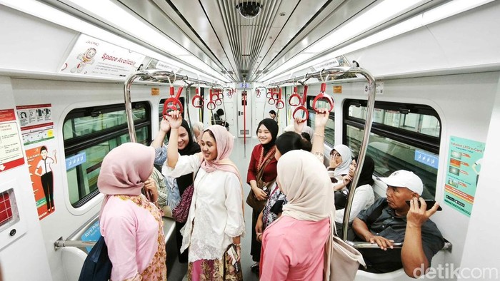 Asyik! Naik LRT Jakarta Gratis Pada 21 dan 24 April