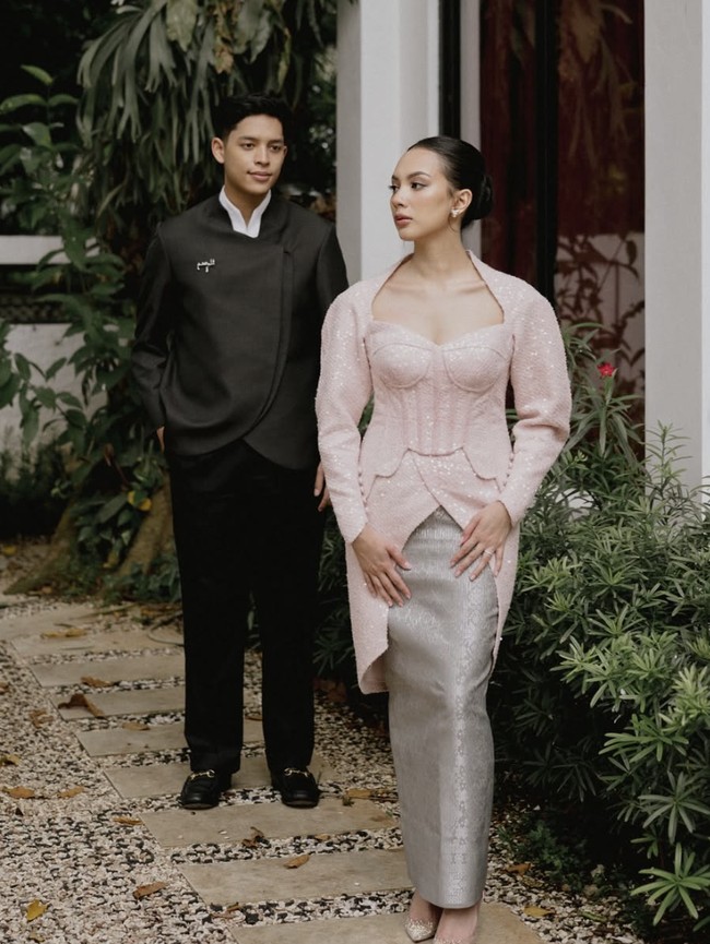 8 Foto Pernikahan Brandon Salim & Dhika Himawan, Tampil Dengan Busana ...