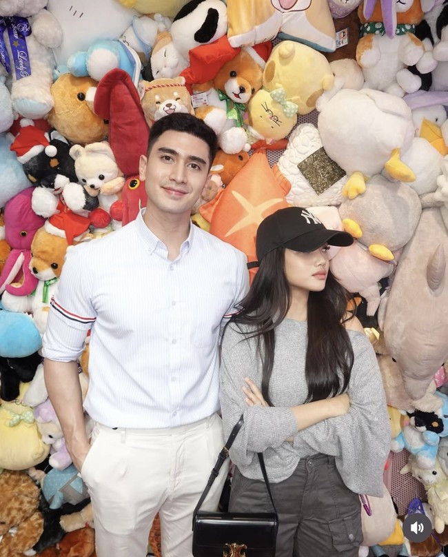 8 Foto Fuji dan Verrell Bramasta Kembali Pamer Kedekatan Main di Playground