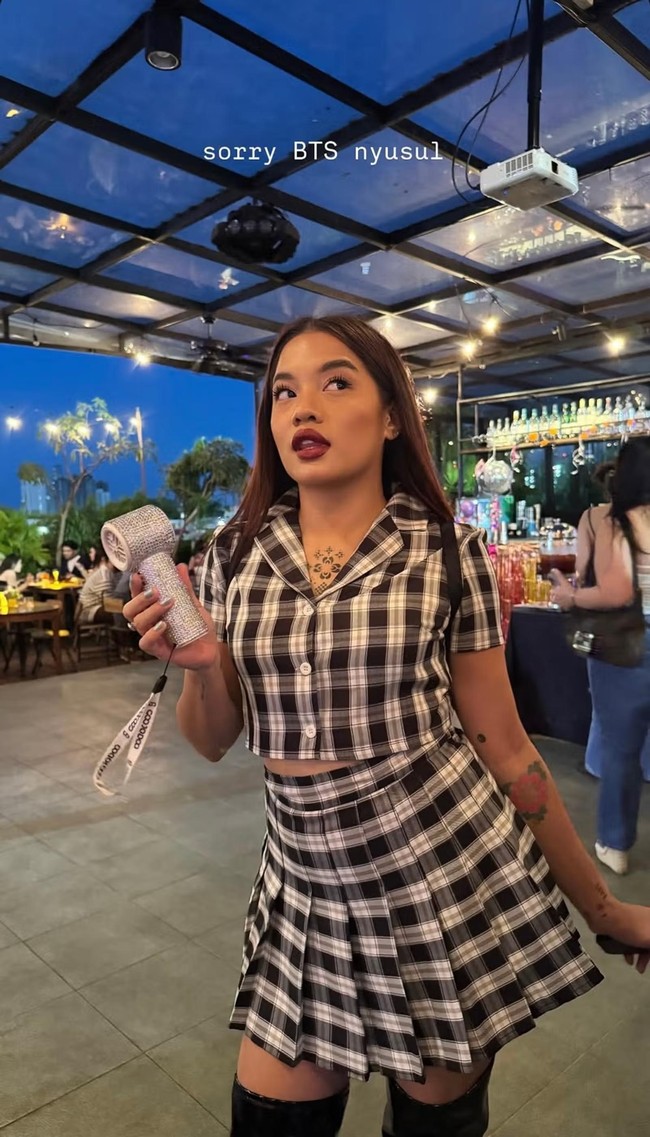 8 Gaya Y2K Para Artis di Ultah Yuki Kato, Tampil Dengan Fesyen Tahun 2000an