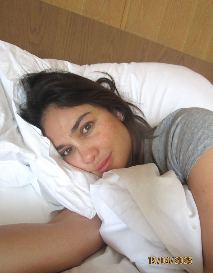 Gaya Luna Maya Pamer Wajah Tanpa Makeup Jelang Nikah di Bali