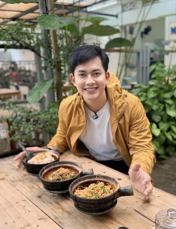 Kiki Farrel Kulineran di Myeong-dong dan Kalap Makan Sushi