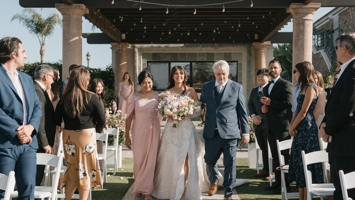 Happy Wedding Aurelie Moeremans dan Tyler Bigenho