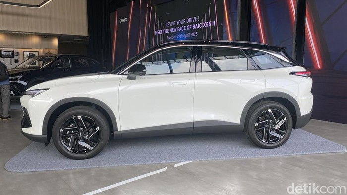 Wujud Mobil China BAIC Tanpa Emblem Beijing, Harga Lebih Murah