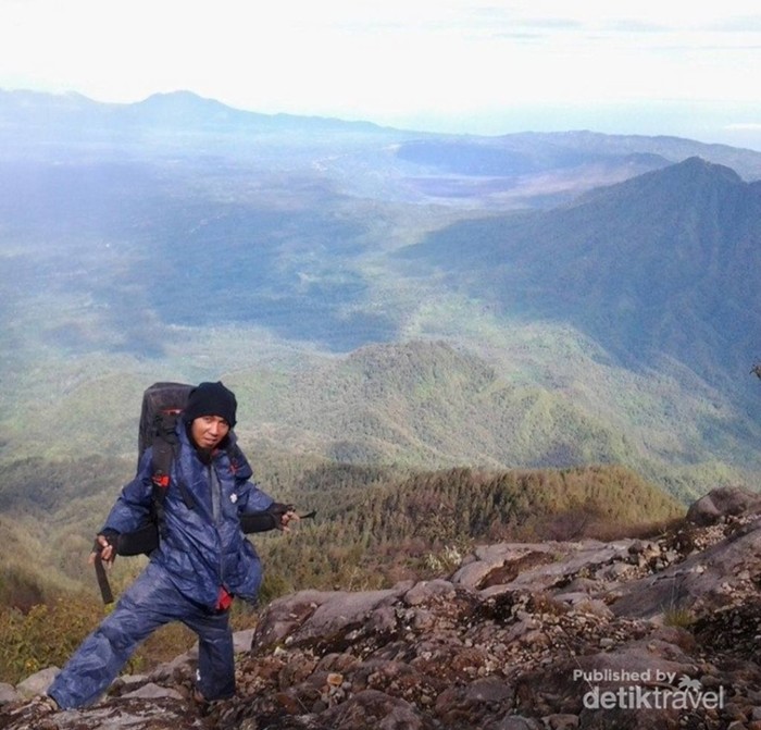 Cerita Mendaki Gunung Agung di Bali yang Penuh Filosofi dan Mitos