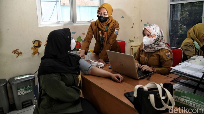 Hari Bidan Sedunia, Dedikasi Nyata di Ruang Pelayanan Publik
