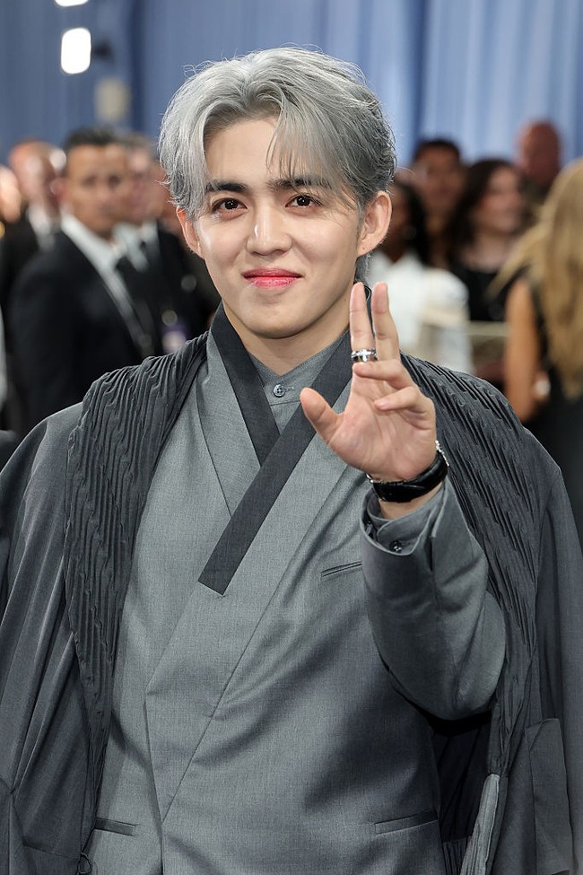 7 Gaya S.Coups SEVENTEEN di Met Gala 2025, Kostumnya Terinspirasi Hanbok