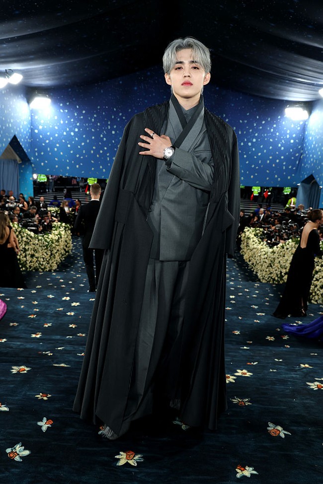 7 Gaya S.Coups SEVENTEEN di Met Gala 2025, Kostumnya Terinspirasi Hanbok