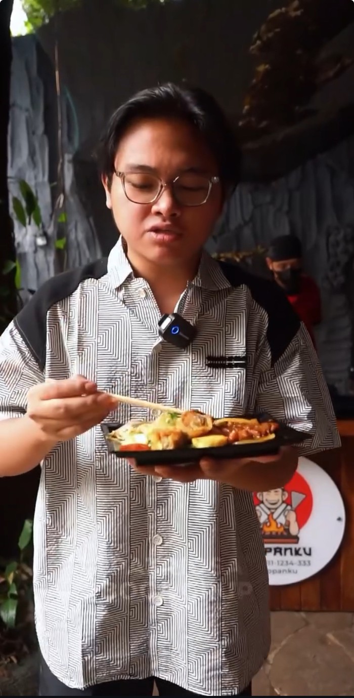Momen Aldy Maldini saat MnG di Kafe hingga Makan Teppanyaki