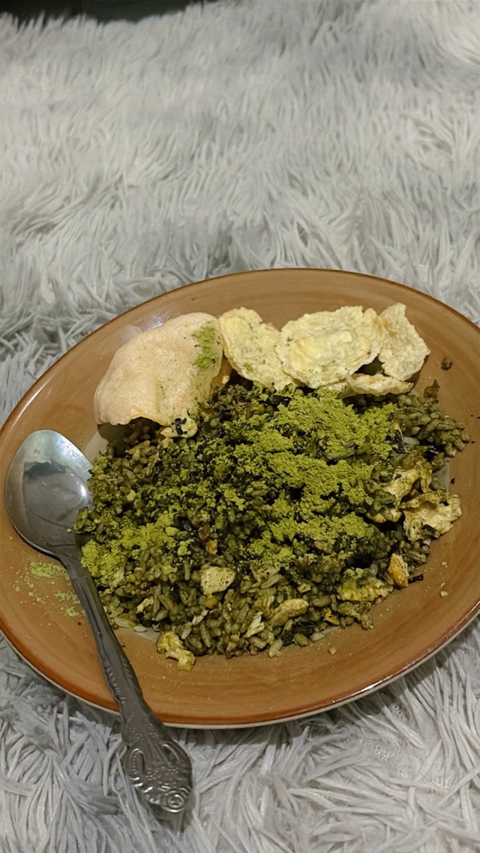 10 Kombinasi Makanan Absurd Warga +62, Nasgor Matcha hingga Tumis Semangka