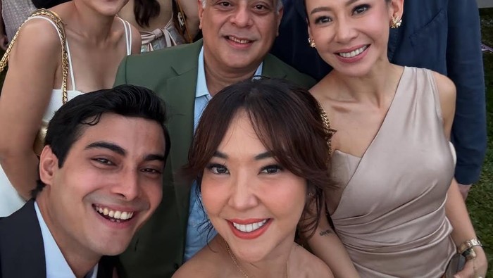6 Momen Gisel-Cinta Brian di Pernikahan Luna Maya