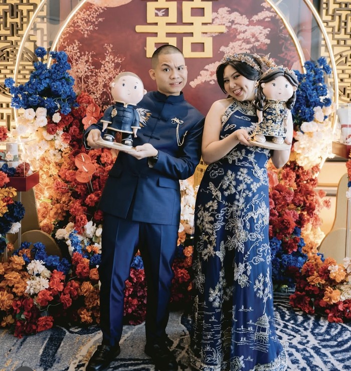 Seru! Cellos Botak dan Natasha Putri Cicip Kue dan Makan di Resto