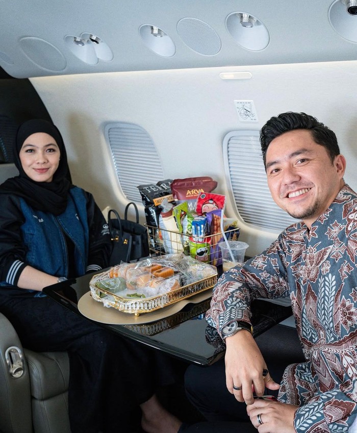 Ananda Omesh dan Dian Ayu Lestari Asyik Kulineran di Kafe hingga Resto