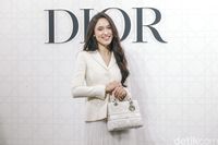 Foto: Gaya Artis di Pembukaan Butik Dior, Maudy Ayunda Hingga Apo Nattawin