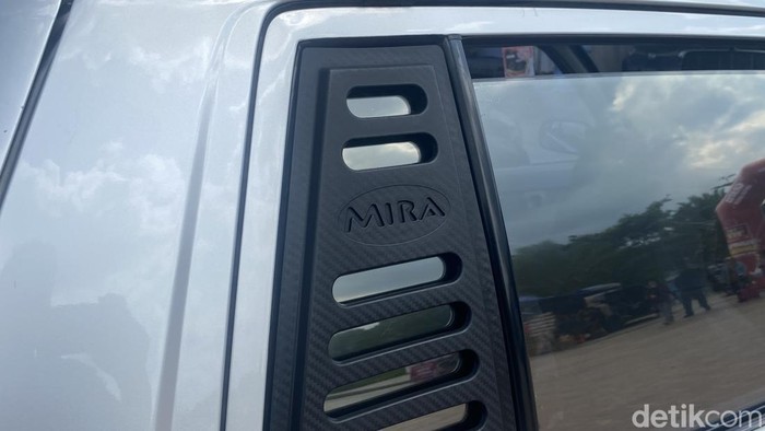 Daihatsu Ceria Dimodif Tipis-tipis Ala Mobil Petualang Mini