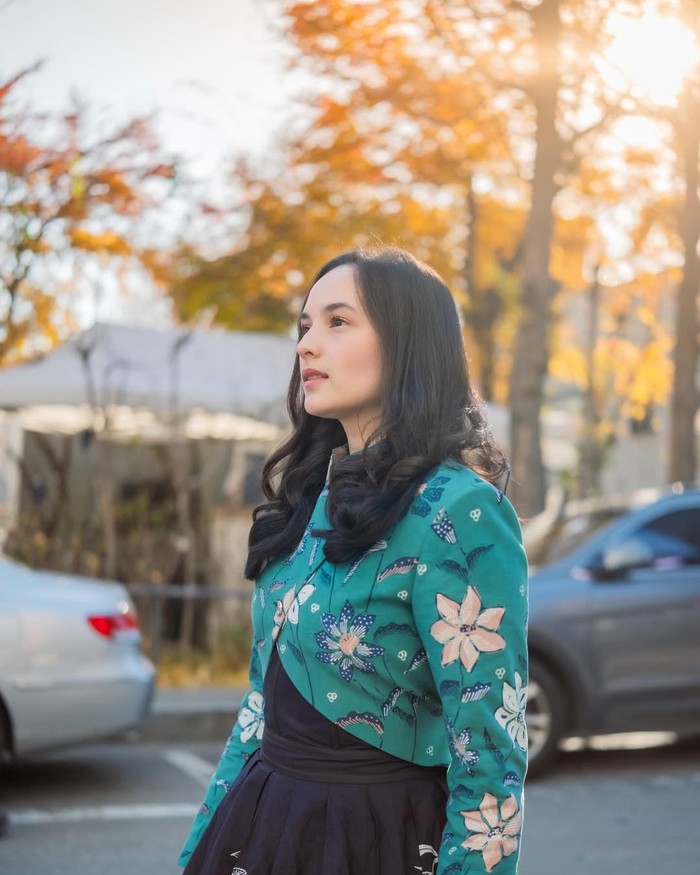 Pesona Menawan Chelsea Islan Saat Liburan
