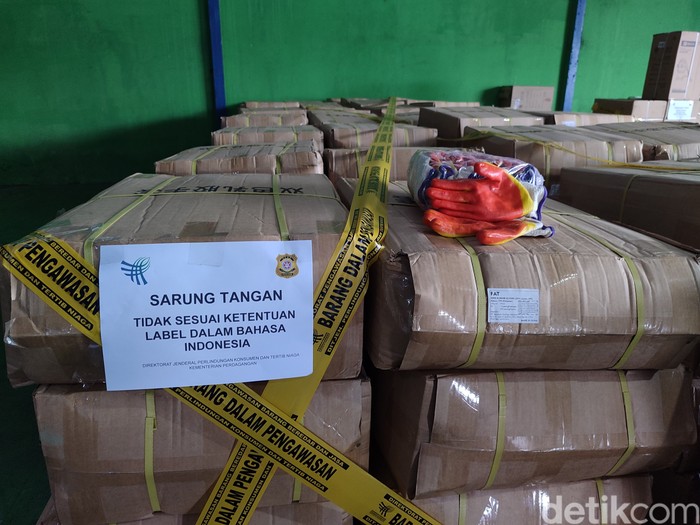 Penampakan Barang-barang Haram dari China