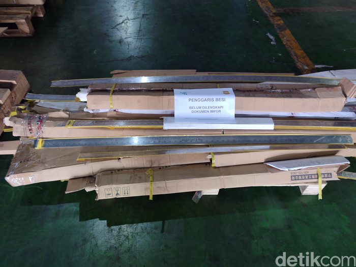 Penampakan Barang-barang Haram dari China