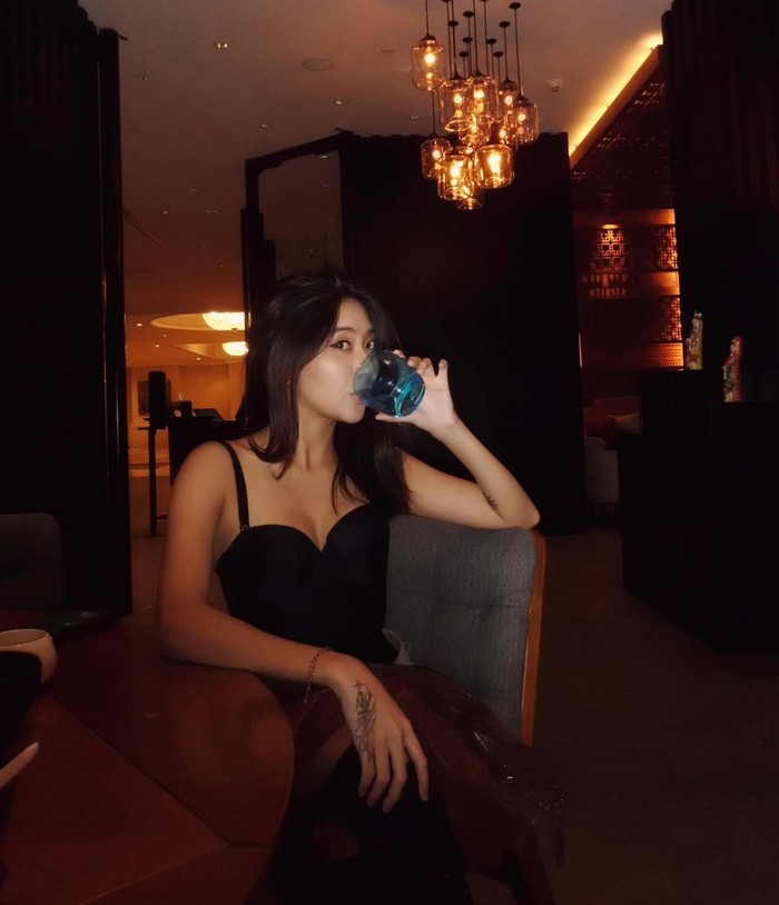 Rachel Cia, Teman Dekat Dikta yang Hobi Hangout di Kafe