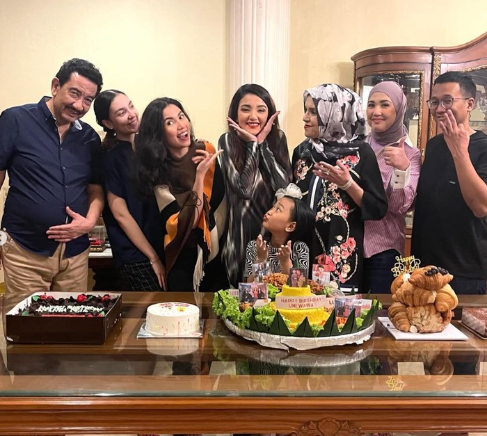 Ghina Raihanah Jebolan Puteri Indonesia yang Senang Q-time Bareng Keluarga