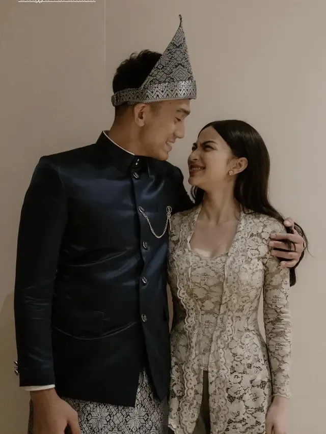 Gaya Ariel Tatum Kondangan Bareng Daffa Wardhana, Tampil Sederhana Berkebaya