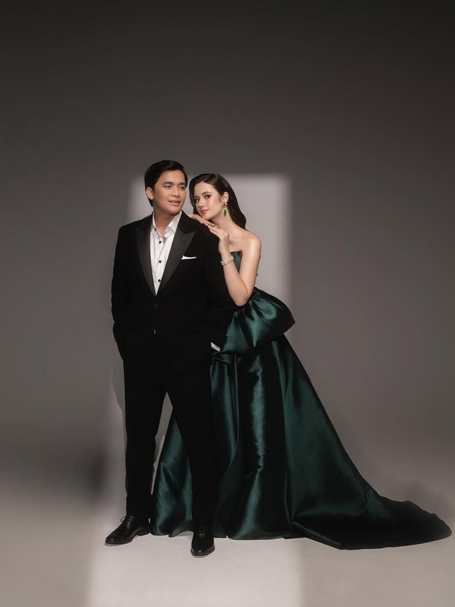 10 Foto Artis Menikah Dengan Adat Minang, Enzy Storia Anggun Pakai Suntiang