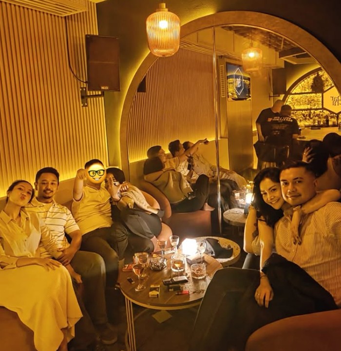 Mawar AFI Hobi Minum Kopi dan Hangout Bareng Teman-teman