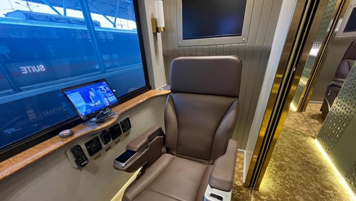 Potret Kereta Suite Class Compartment di KA Argo Bromo Anggrek